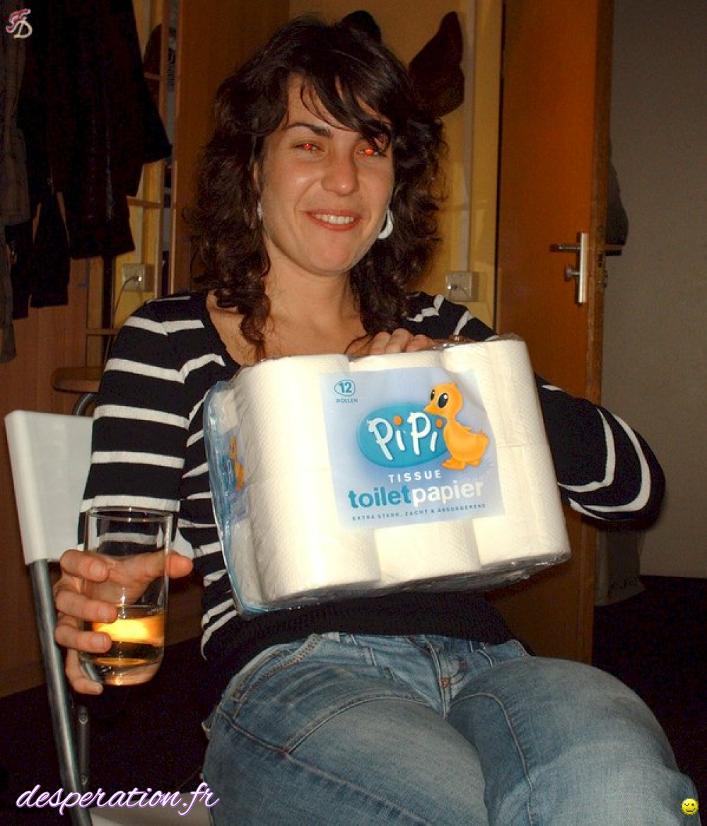 Une miss touche sa culote toute trempÃ©e